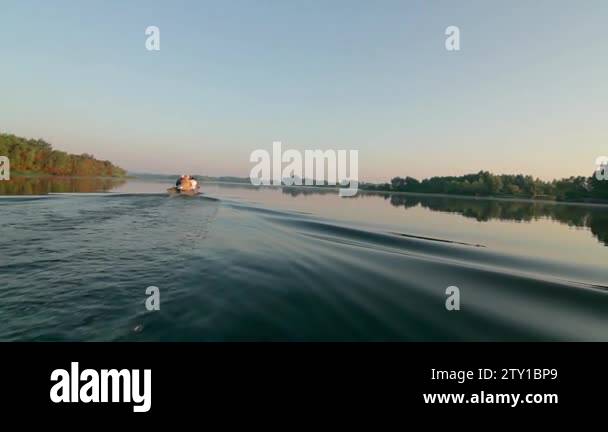 3 speed boat race Stock Videos & Footage - HD and 4K Video Clips - Alamy