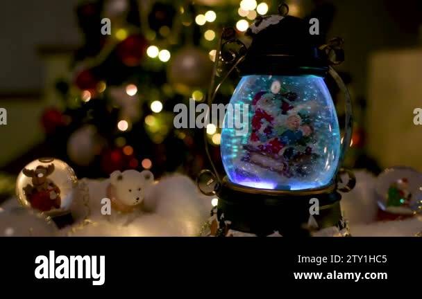 Snow globe scene Stock Videos & Footage - HD and 4K Video Clips - Alamy