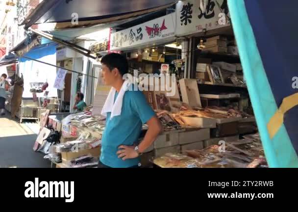 Tokyo, Japan - August 2018: Small shops selling sea food at Tsukiji ...