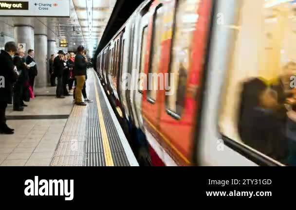 Piccadilly line platform Stock Videos & Footage - HD and 4K Video Clips ...
