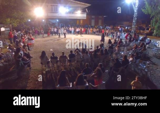 This is a real ethnic village wedding. Dances of the Romani gypsies ...