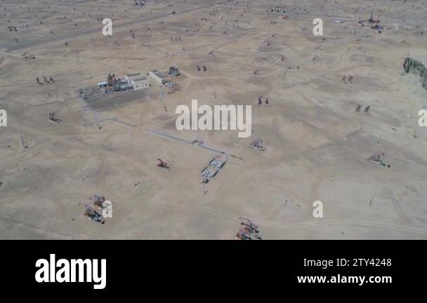 Oil field operation Stock Videos & Footage - HD and 4K Video Clips - Alamy