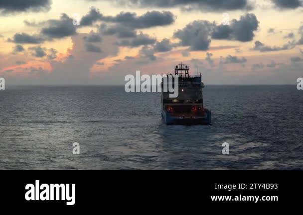 Towing operations Stock Videos & Footage - HD and 4K Video Clips - Alamy