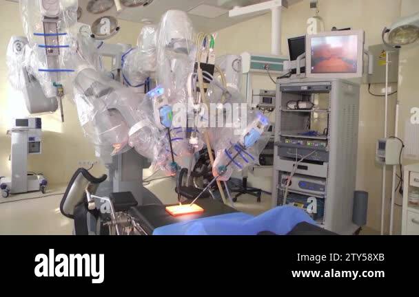 Medical robot i. Medical robot da Vinci. Robotic Surgery. The surgeon ...