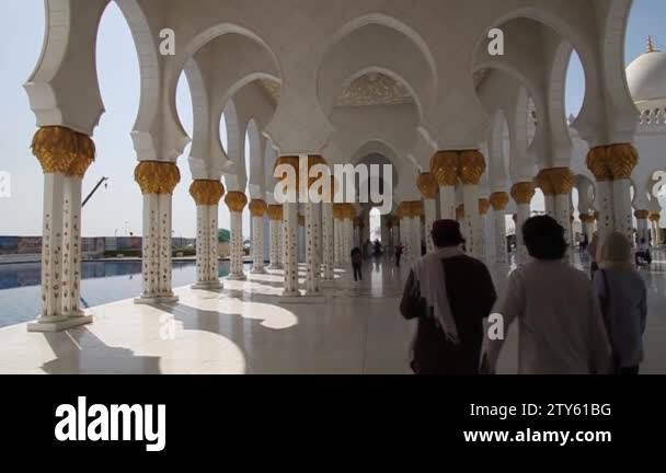 People visit Sheikh Zayed Grand Mosque in Abu Dhabi Stock Video Footage ...