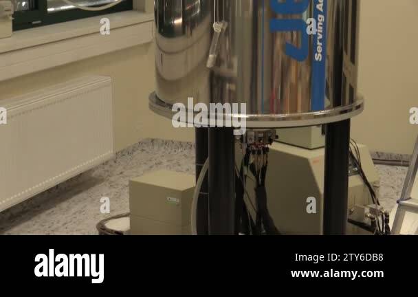 Nuclear Magnetic Resonance NMR spectrometers for structural analysis ...