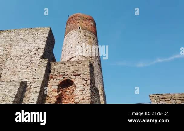 Castle birds Stock Videos & Footage - HD and 4K Video Clips - Alamy