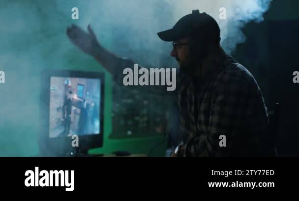 Movie workers Stock Videos & Footage - HD and 4K Video Clips - Alamy