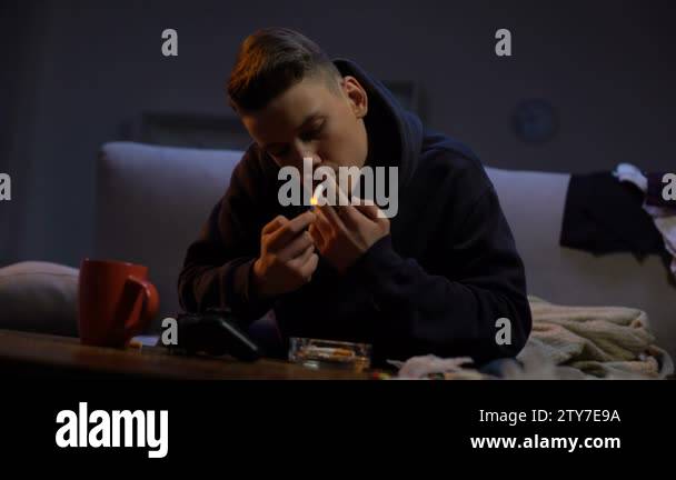 Smoker heart Stock Videos & Footage - HD and 4K Video Clips - Alamy