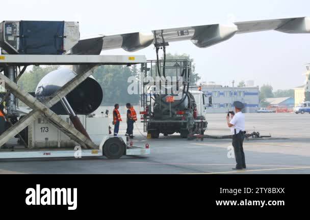 Airbus tanker Stock Videos & Footage - HD and 4K Video Clips - Alamy