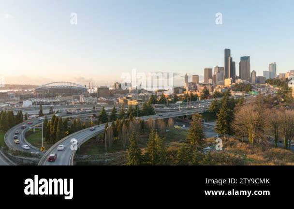Ultra high definition 4k time lapse movie of sky and moving peak hour ...