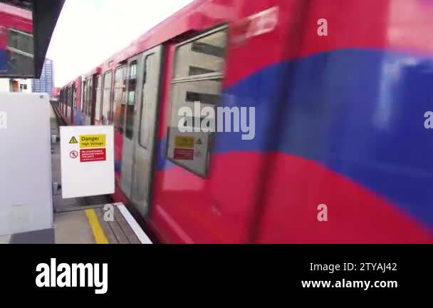 Dlr railway Stock Videos & Footage - HD and 4K Video Clips - Alamy