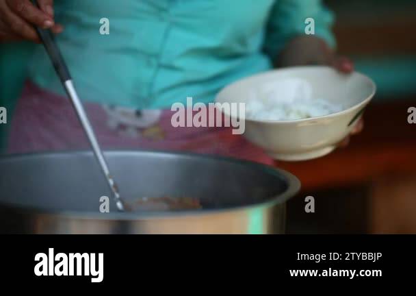 Khanom jeen Stock Videos & Footage - HD and 4K Video Clips - Alamy
