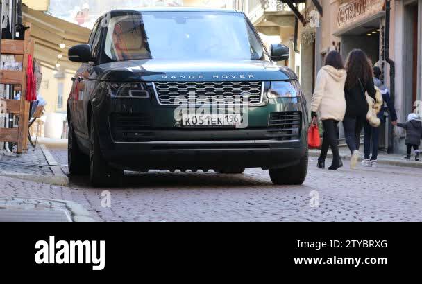 Range rover 4x4 Stock Videos & Footage - HD and 4K Video Clips - Alamy