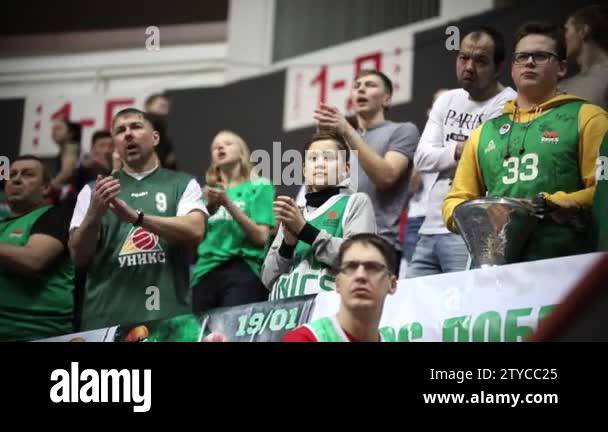 Basketball team cheering Stock Videos & Footage - HD and 4K Video Clips ...