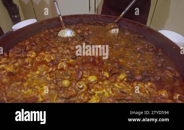 Giant dish Stock Videos & Footage - HD and 4K Video Clips - Alamy