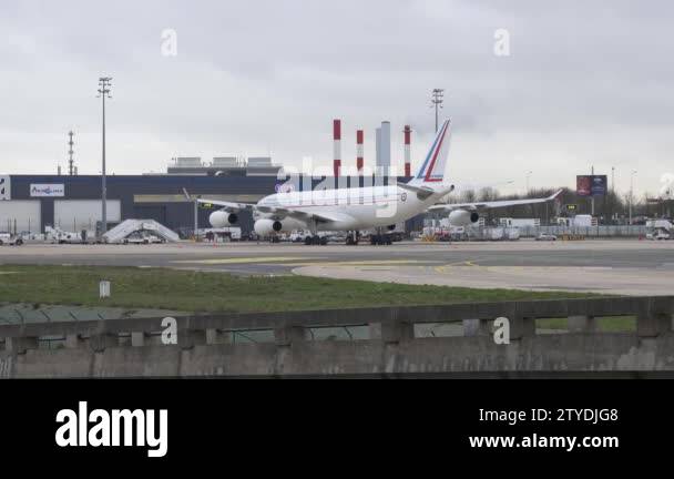 French presidential aircraft Stock Videos & Footage - HD and 4K Video ...