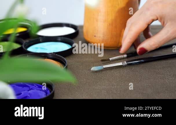 Draw creation Stock Videos & Footage - HD and 4K Video Clips - Alamy