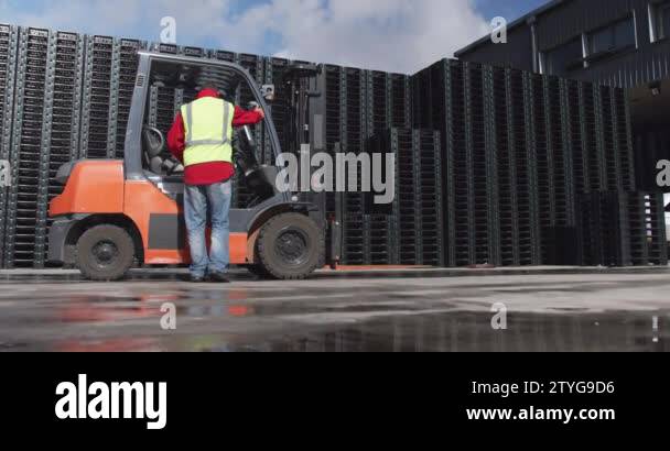 Climbing truck hi Stock Videos & Footage - HD and 4K Video Clips - Alamy