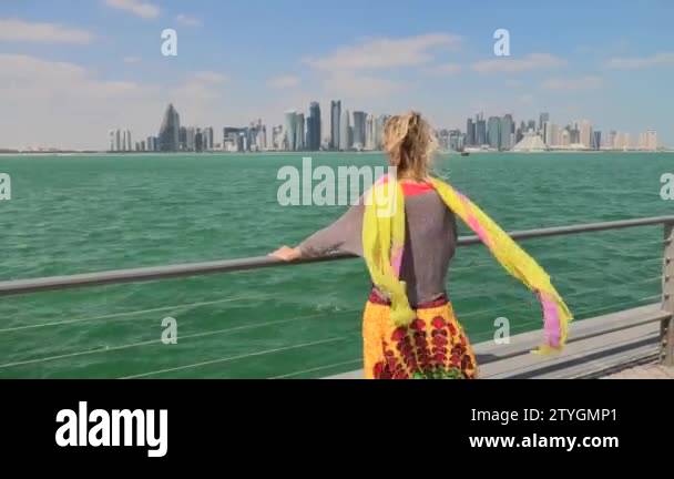 Doha corniche Stock Videos & Footage - HD and 4K Video Clips - Alamy