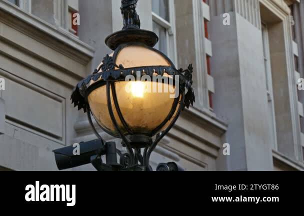 London lamps Stock Videos & Footage - HD and 4K Video Clips - Alamy