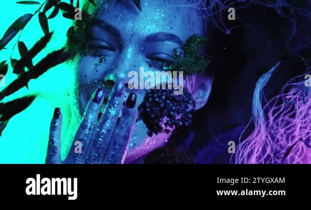 Fashion model woman in neon light, portrait of beautiful model girl ...