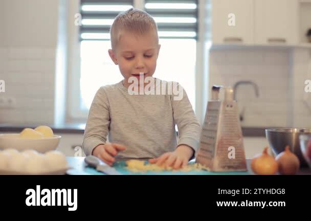 Big blue cheese Stock Videos & Footage - HD and 4K Video Clips - Alamy