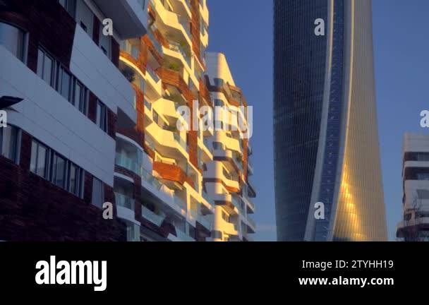 MILAN, ITALY - 05/04/2020: Modern architecture and tower in a new ...