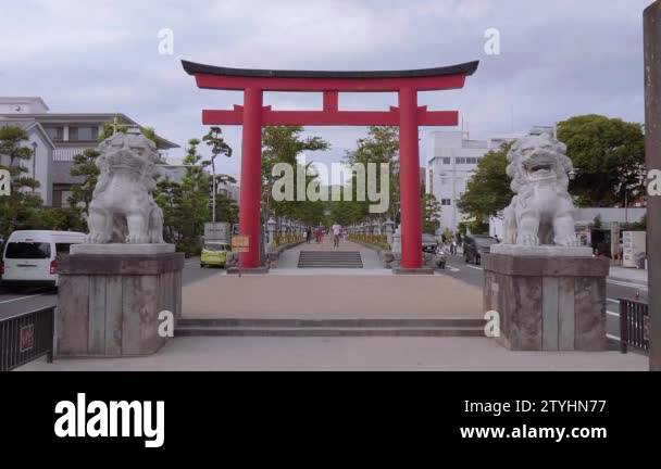 Torii gate tokyo Stock Videos & Footage - HD and 4K Video Clips - Alamy