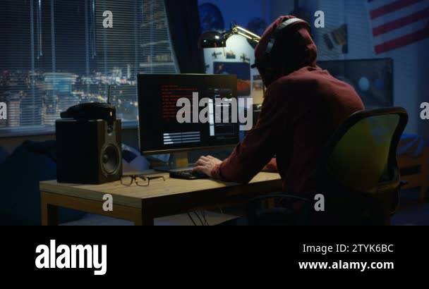 Real programmer Stock Videos & Footage - HD and 4K Video Clips - Alamy