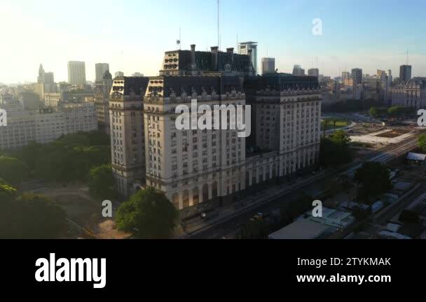 Edificio art deco Stock Videos & Footage - HD and 4K Video Clips - Alamy