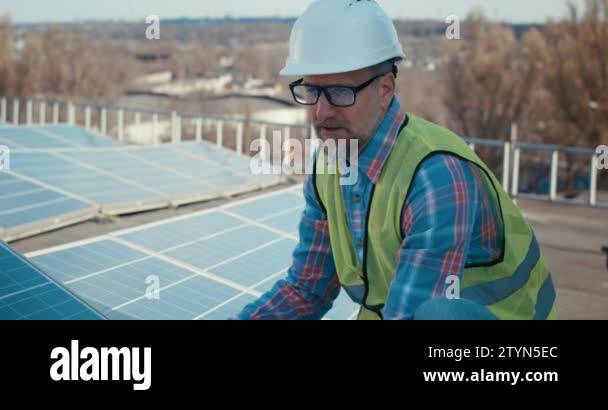 Engineer explaining solar installation Stock Videos & Footage - HD and ...