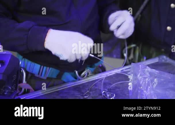 Wire snap Stock Videos & Footage - HD and 4K Video Clips - Alamy