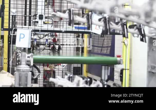 Automatic Plastic Injection Molding Machine, Robotics Arm Inserts ...