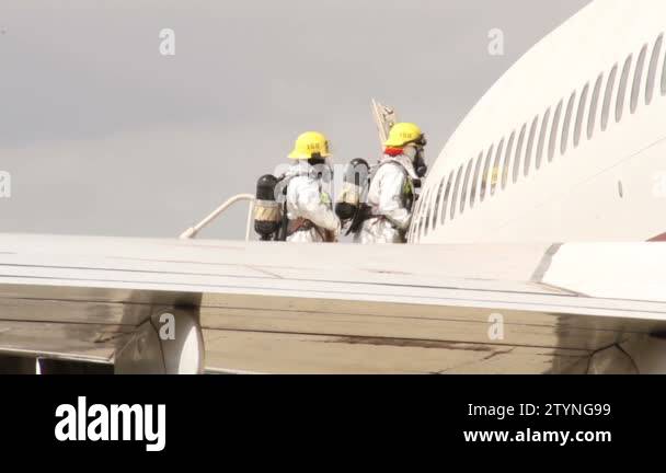 Unmarked aircraft Stock Videos & Footage - HD and 4K Video Clips - Alamy