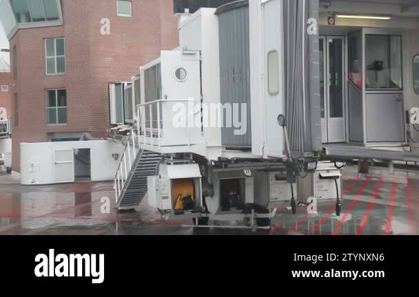 Gateway jetway Stock Videos & Footage - HD and 4K Video Clips - Alamy