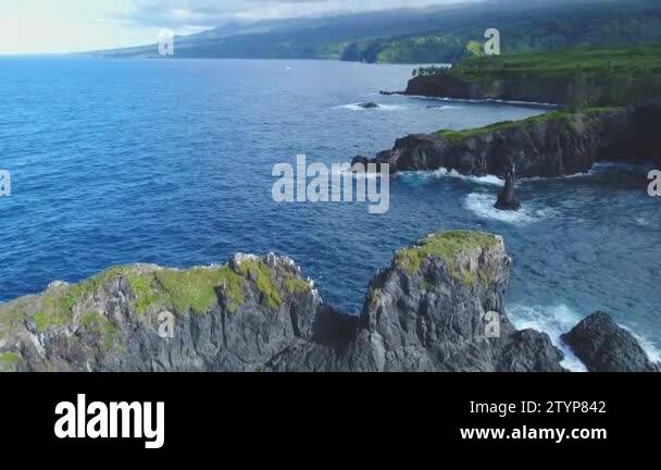 Hawaii cliff Stock Videos & Footage - HD and 4K Video Clips - Alamy