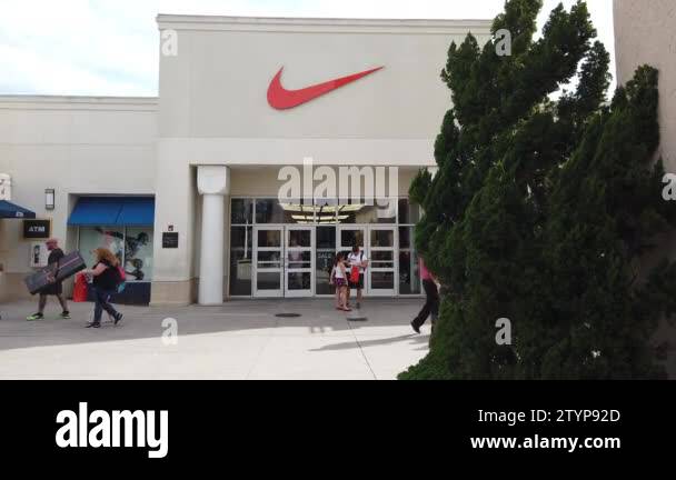 Orlando international premium outlets mall Stock Videos & Footage - HD ...