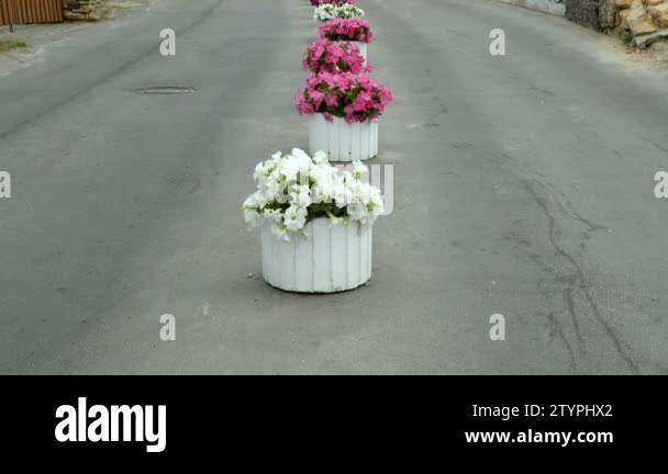 Divide in road Stock Videos & Footage - HD and 4K Video Clips - Alamy