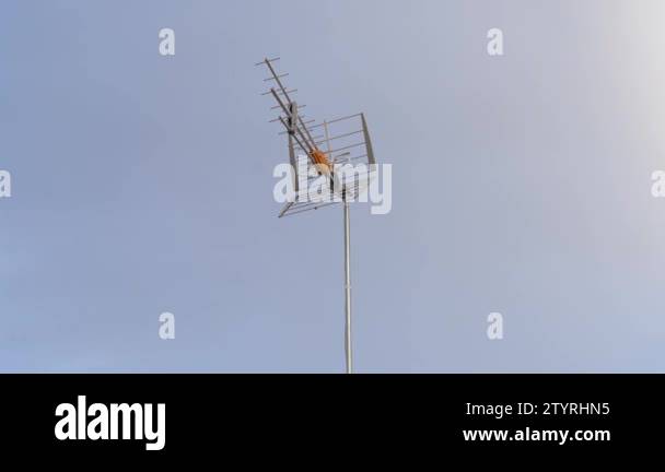 Uhf antenna Stock Videos & Footage - HD and 4K Video Clips - Alamy