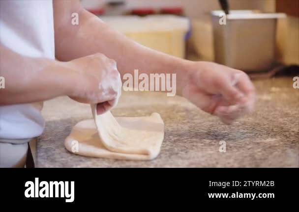 Real pepperoni pizza, cooking method, the Italian chef makes real ...