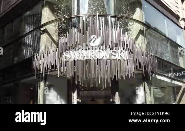 Crystal glass logo Stock Videos & Footage - HD and 4K Video Clips - Alamy