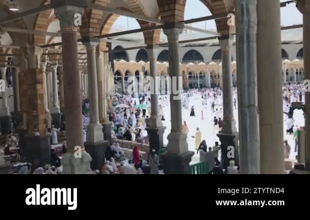 Mecca kaaba clock Stock Videos & Footage - HD and 4K Video Clips - Alamy
