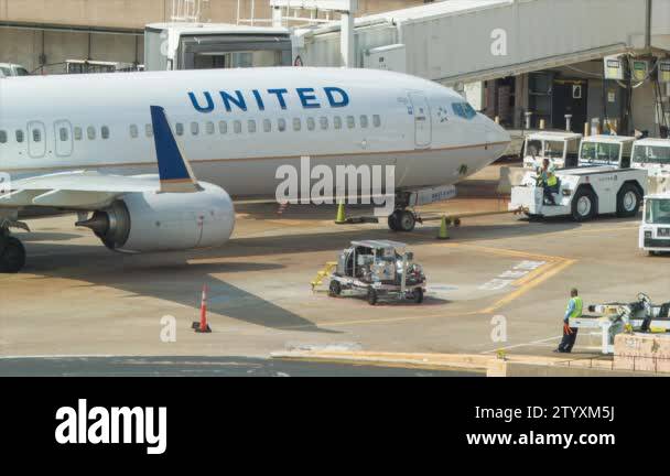 George bush intercontinental airport terminal Stock Videos & Footage ...