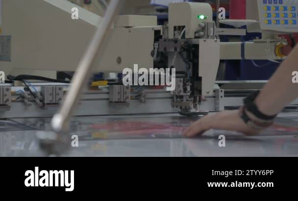 Automatic single head single needle computer embroidery machine ...