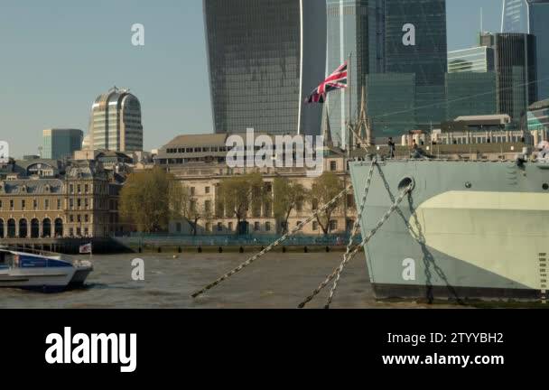 Union jack bus Stock Videos & Footage - HD and 4K Video Clips - Alamy