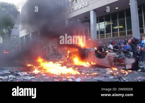 Mooning people Stock Videos & Footage - HD and 4K Video Clips - Alamy