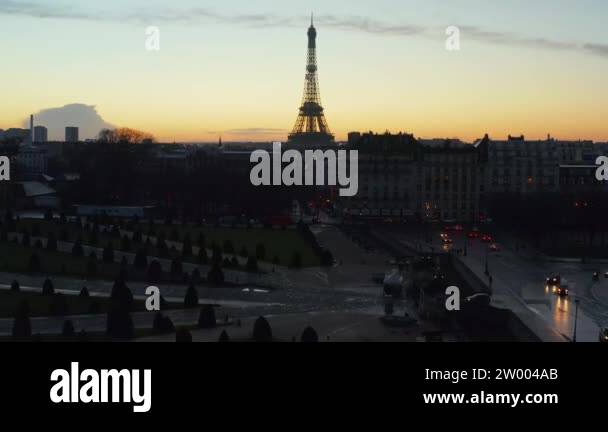 Light up eiffel tower Stock Videos & Footage - HD and 4K Video Clips - Alamy