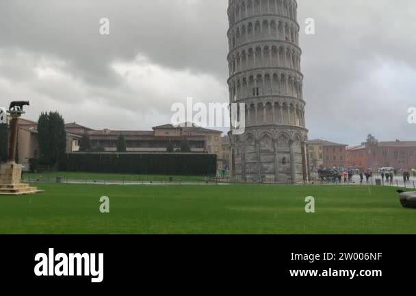 PISA, ITALY - JANUARY 27, 2020. Leaning Tower of Pisa in heavy rain ...