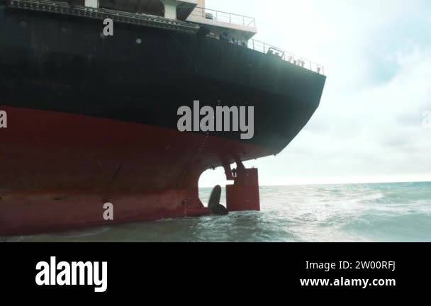 Ship screw dry dock Stock Videos & Footage - HD and 4K Video Clips - Alamy